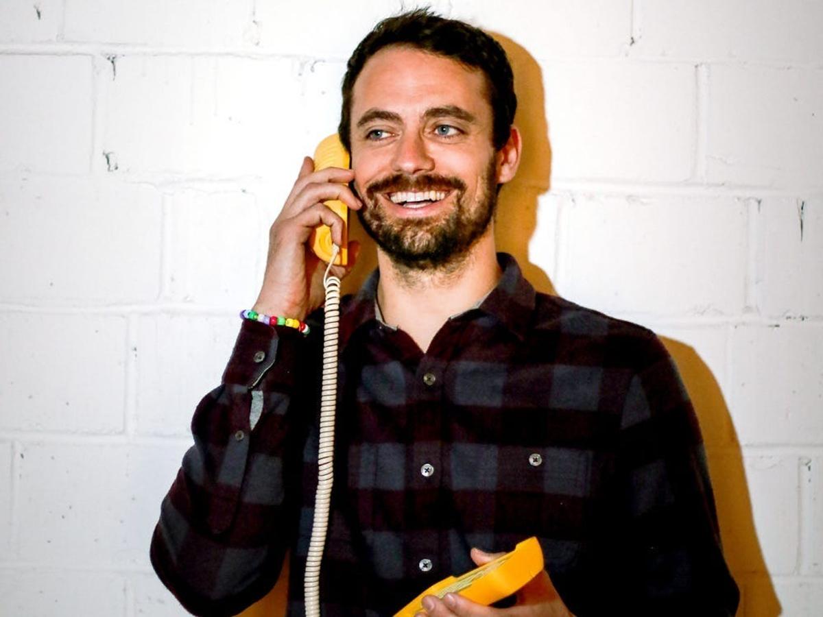 新しい子ども用「固定電話」を発明して、私は約5億円を資金調達した。娘たちは自分で遊びの約束ができる