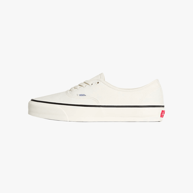 Harry Styles porte des Vans emblématiques à moins de 100 euros