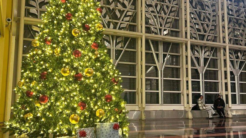 Busy holiday travel week expected across DMV airports and highways