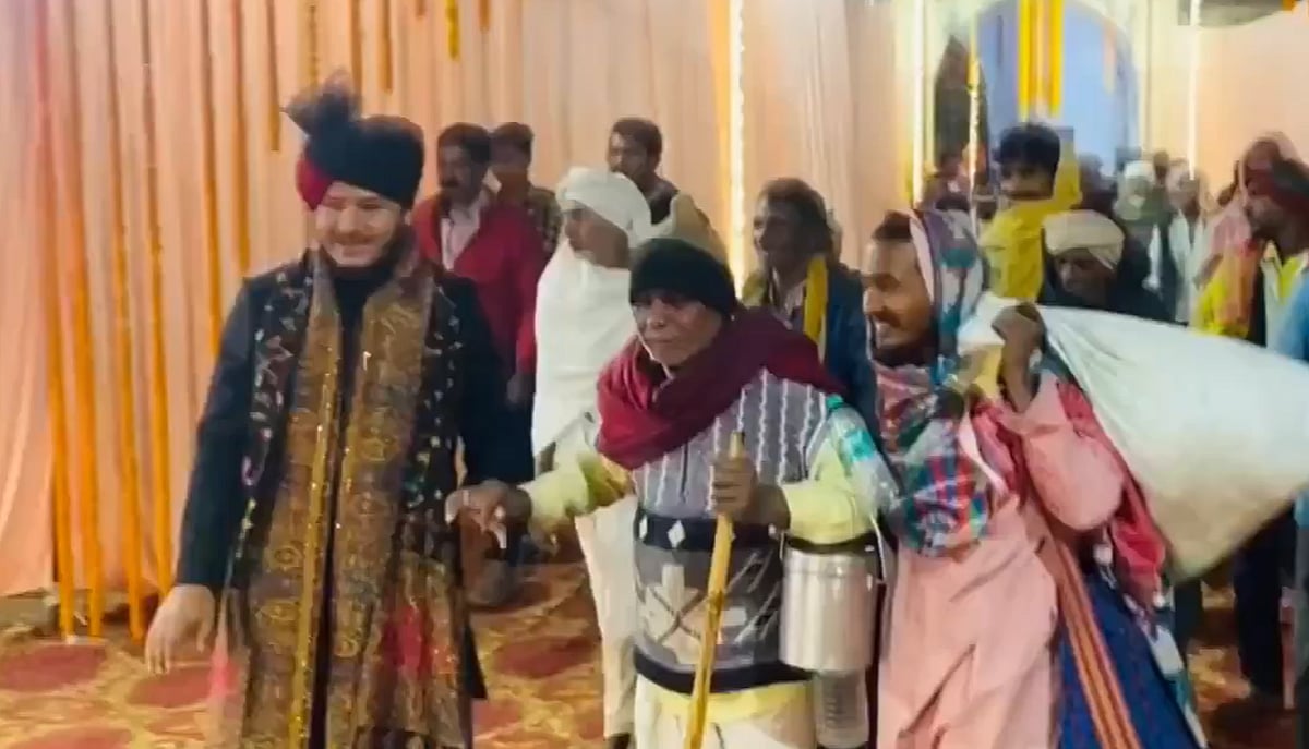 UP Man Invites Beggars & Homeless People To Sister's Wedding As Chief ...