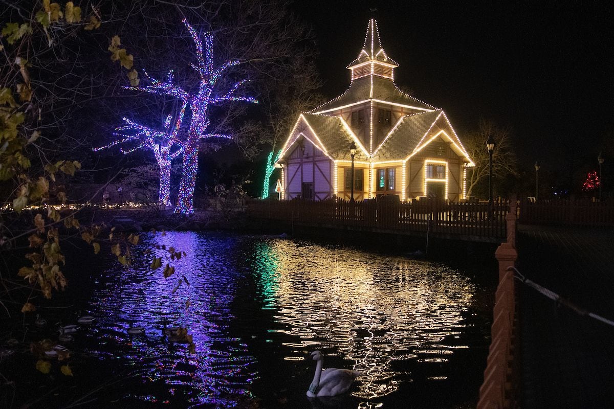 Cleveland Metroparks Zoo extends Wild Winter Lights
