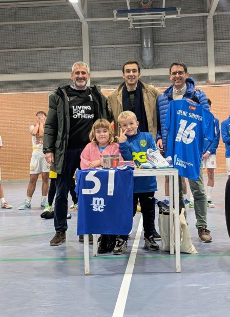 Batido el récord de la recogida benéfica de alimentos apadrinada por ...