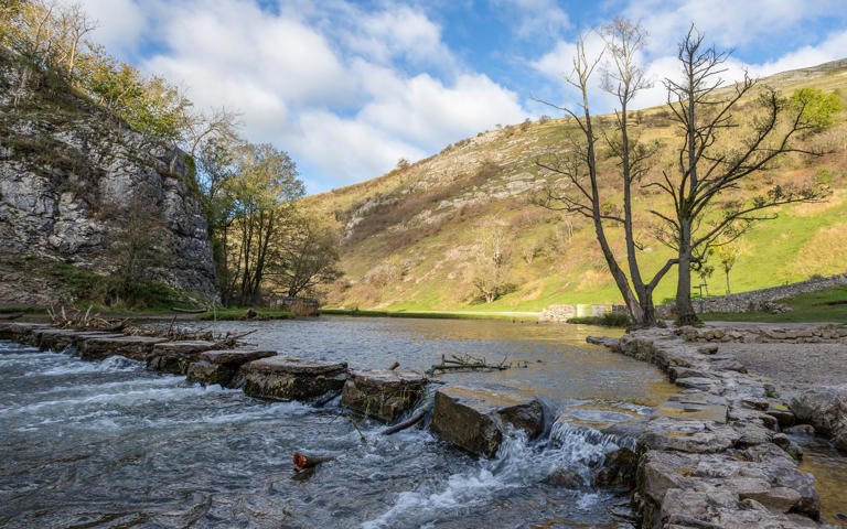 The gorgeous 'bucketlist' valley tucked away in Derbyshire that's a ...