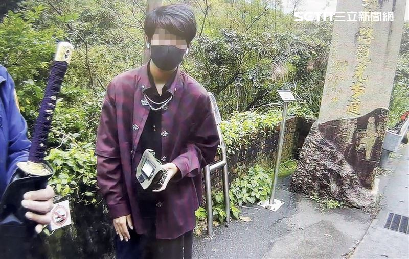 快訊／Cosplay揹「60cm京都武士刀」徒步環島…引恐慌!下場出爐