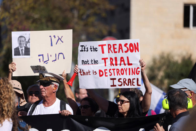 Bizarre week at Netanyahu trial fuels concern over tactics to dodge court