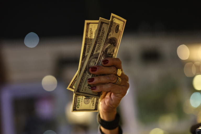 Bizarre week at Netanyahu trial fuels concern over tactics to dodge court