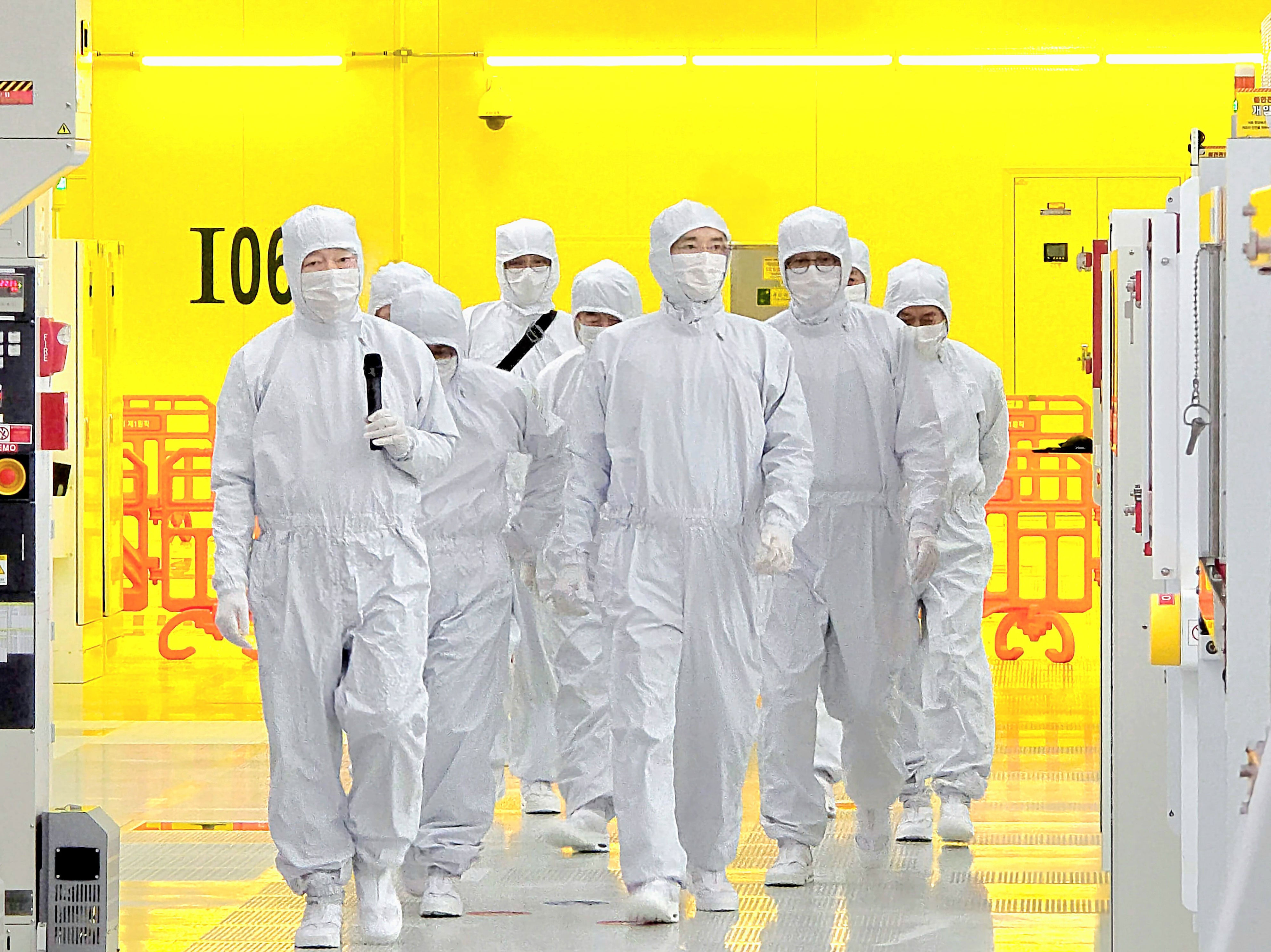 Samsung's Lee Jae-yong visits semiconductor sites, eyes HBM4 market lead