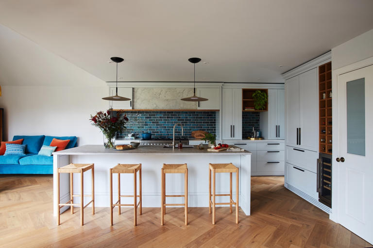 I've only got room for one, so is a dining table or kitchen island more ...