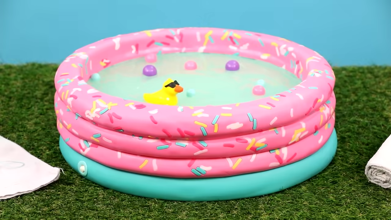 Massive kiddie pool cake? This is next-level dessert art