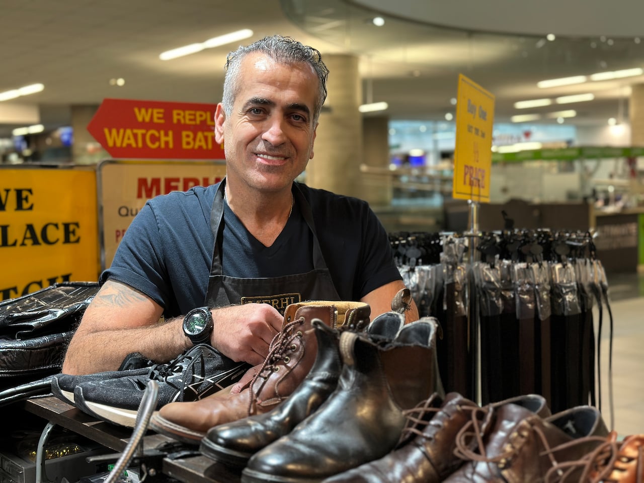 Ottawa cobbler to mark 25 years in CD Howe Building