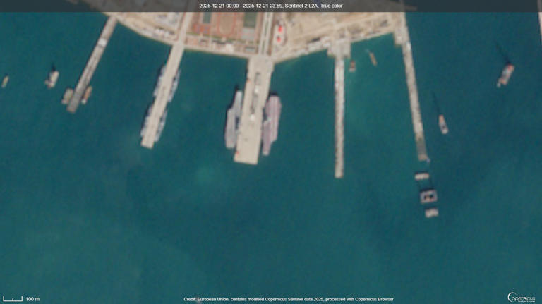 Satellites find two Chinese aircraft carriers at naval base