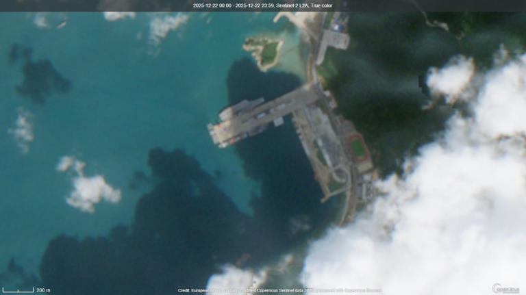 Satellites find two Chinese aircraft carriers at naval base