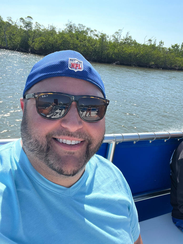 You're not alone, most people prefer hotels over staying with family