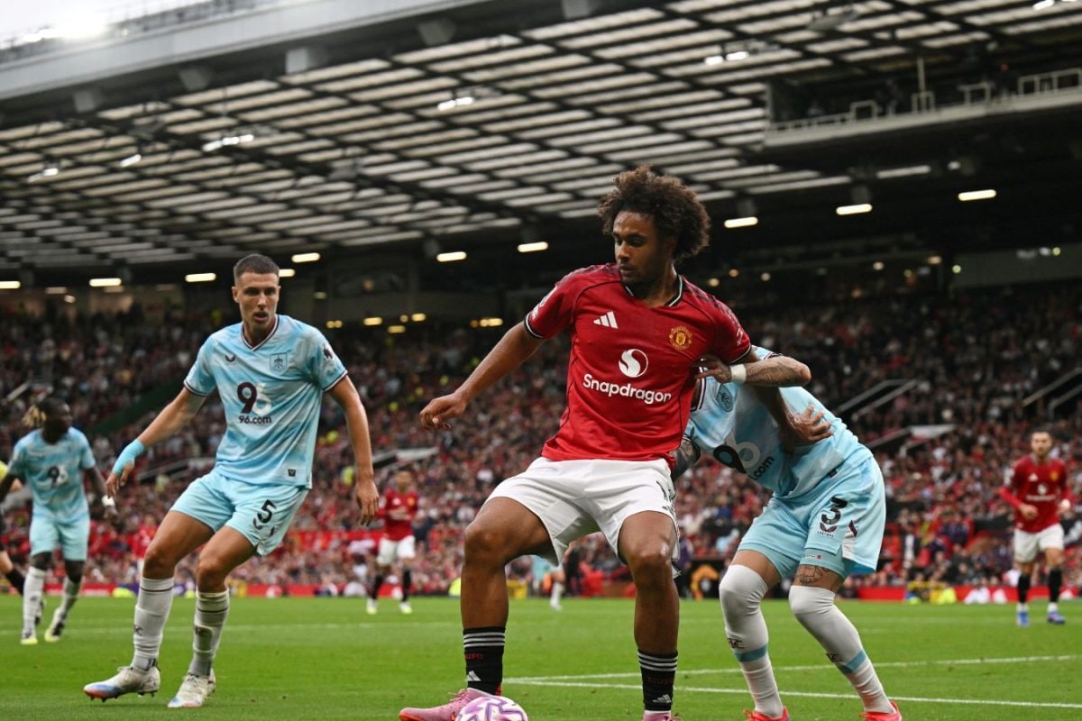 Roma calling? Serie A side giants target Manchester United forward in ...