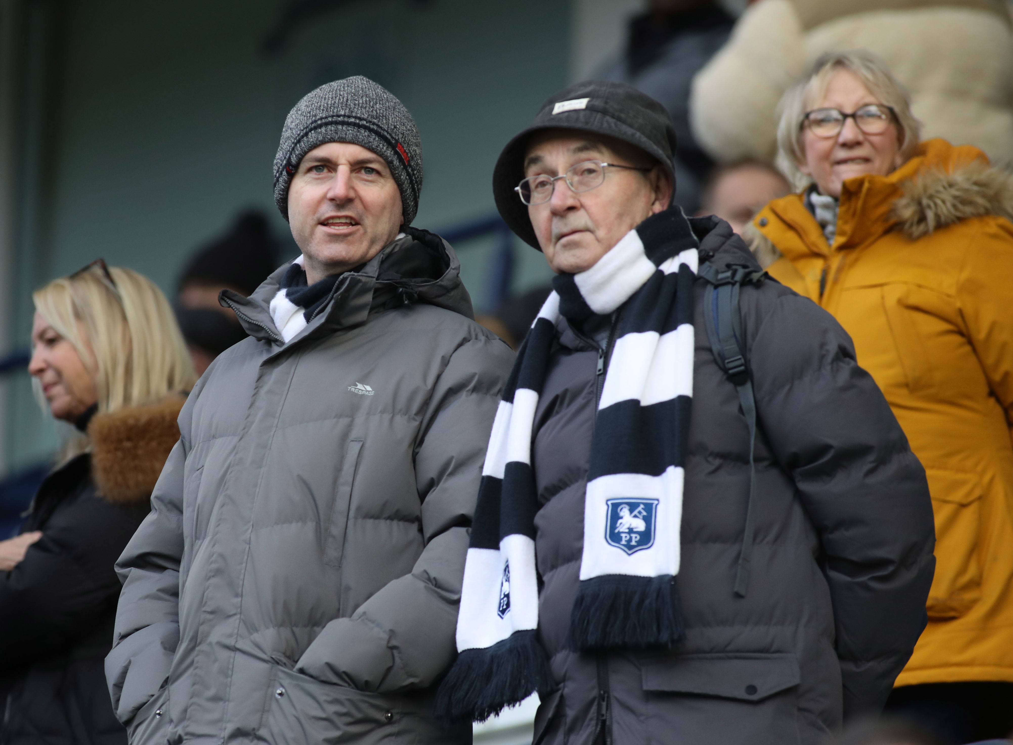 17 fantastic photos of 14,831 Preston North End faithful at Deepdale ...