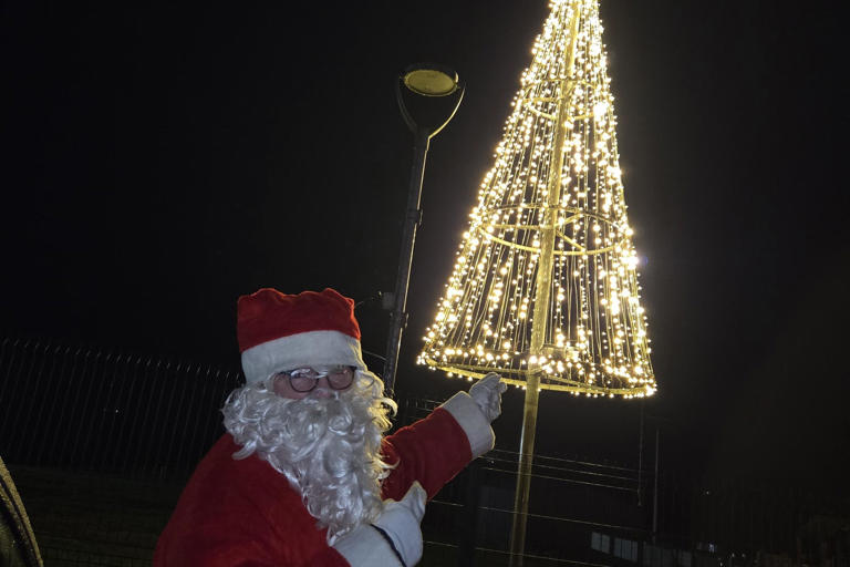 Spirits were high for Christmas tree switch-on by Pomeroy District ...
