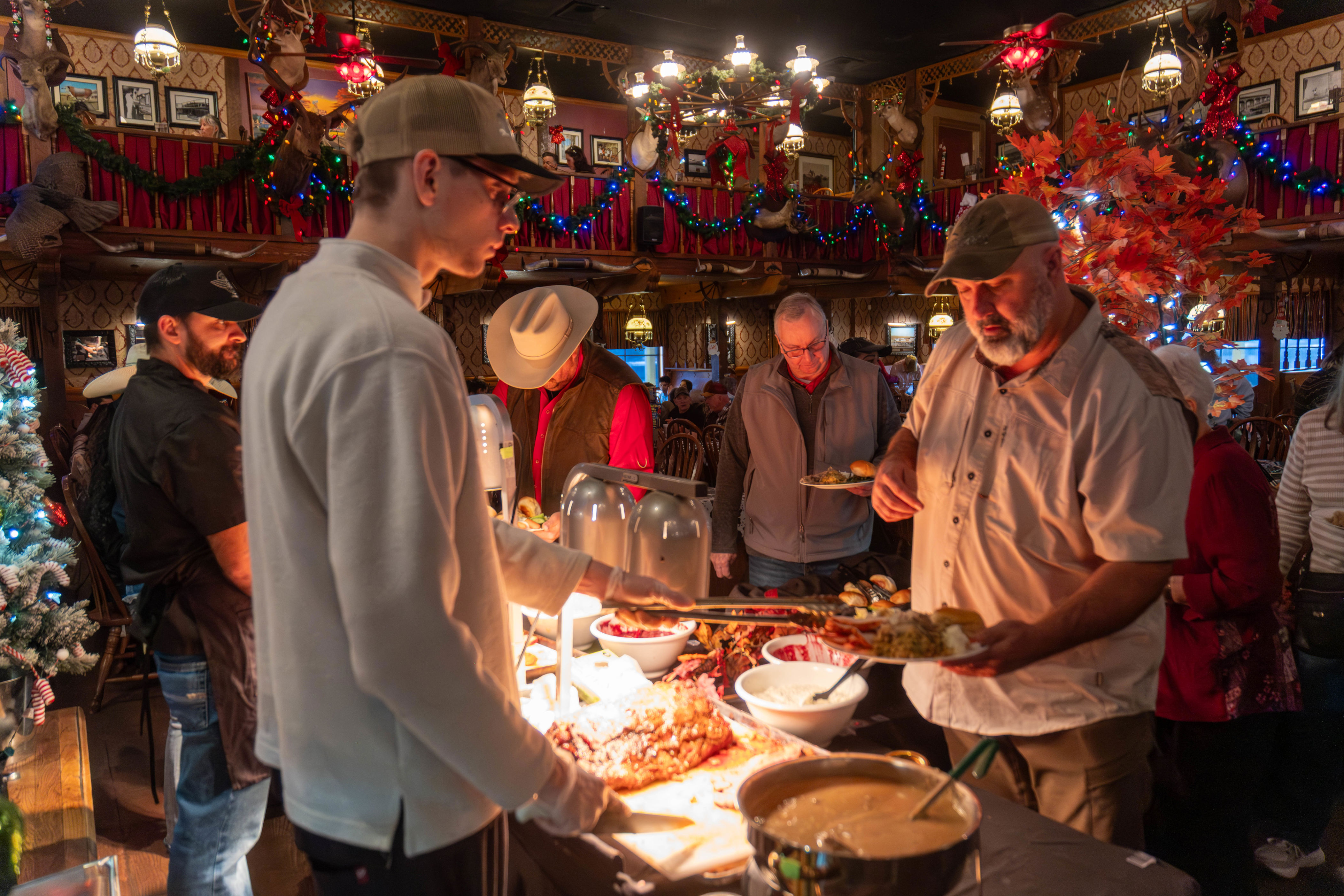 Big Texan holiday buffet to serve more than 2,000 on Christmas
