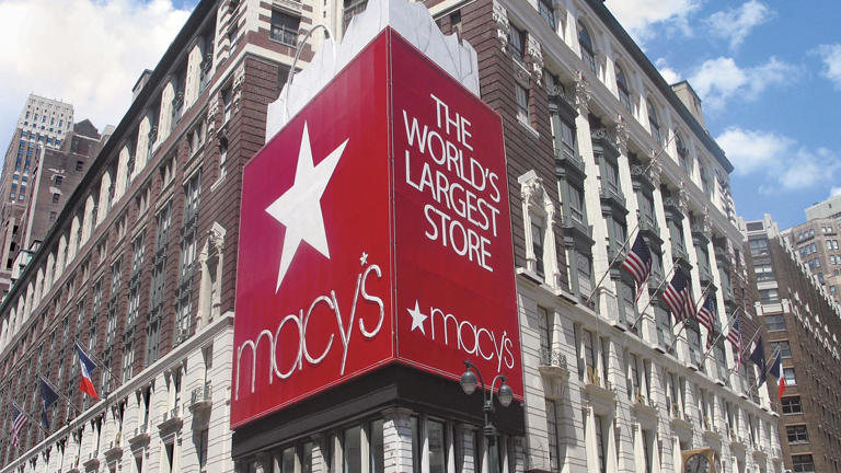 Macy holiday hours 2025 announced amid end of longstanding Christmas ...
