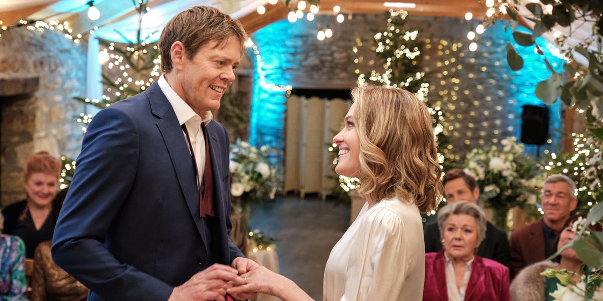 Beyond Paradise star really missed key thing about Death in Paradise as ...