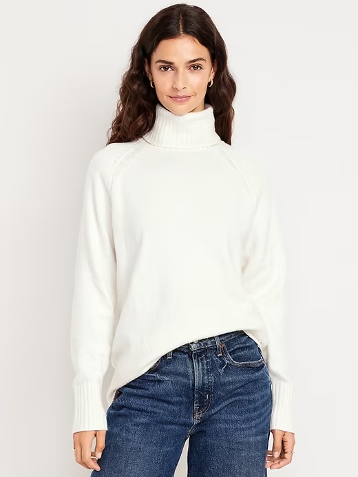 23 Gap and Old Navy pieces that belong on a Nancy Meyers Christmas ...