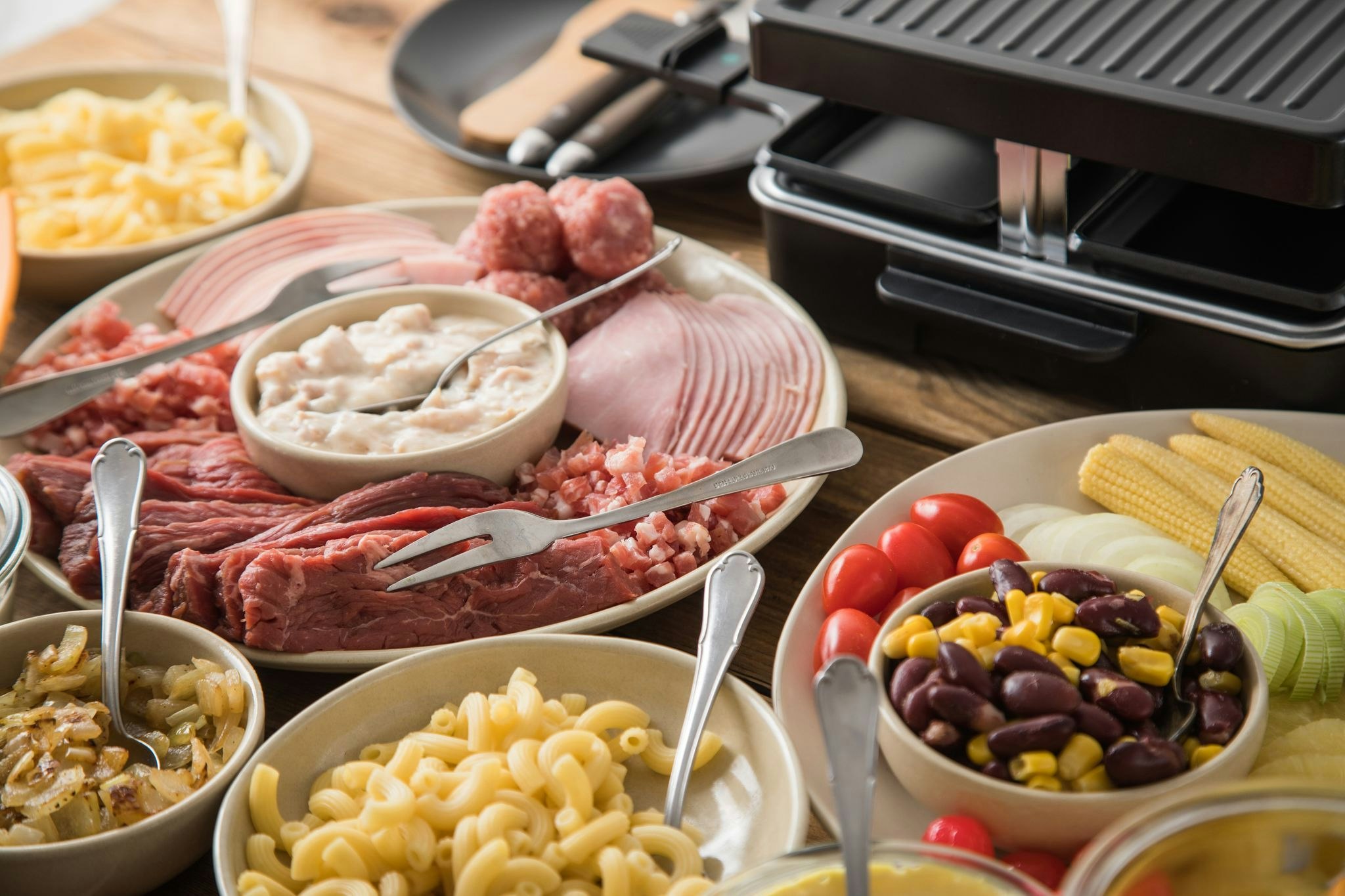 Feiertagsessen ohne Keime: Fondue & Raclette mit rohem Fleisch gesund ...