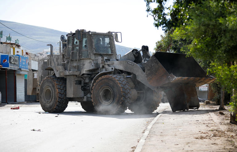 Israeli military storms West Bank towns, carries out demolition