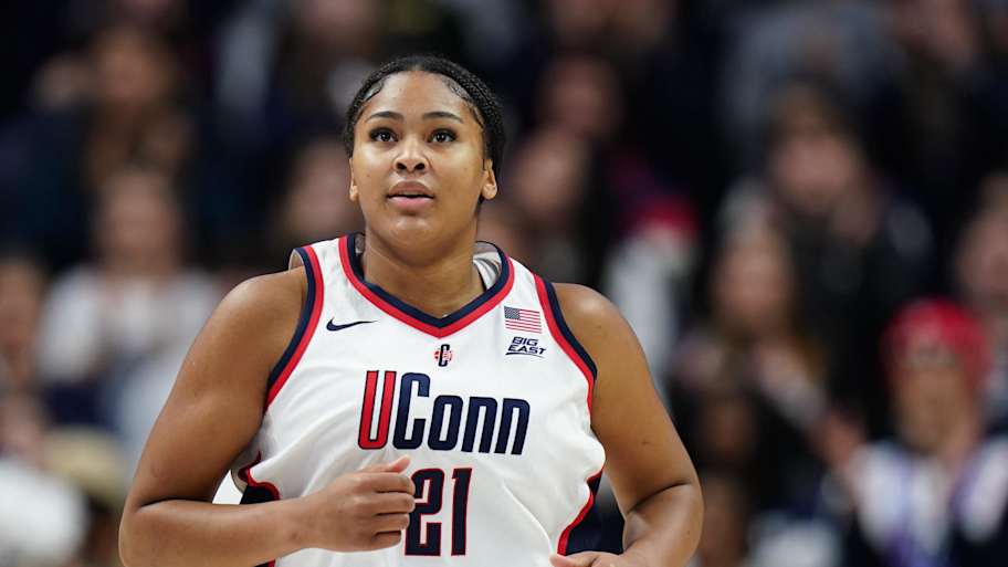UConn building title case around Sarah Strong’s historic pace