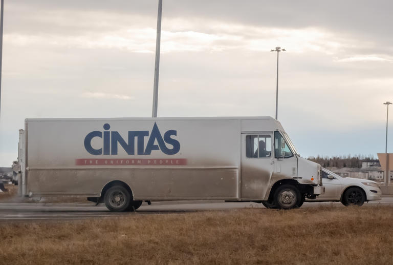 Cintas offers to buy UniFirst for $275/share in cash (update)