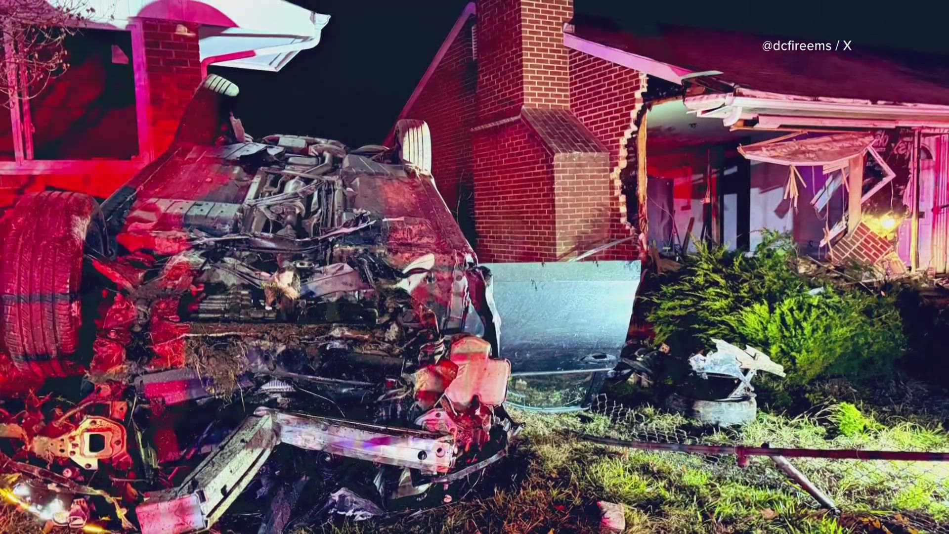 Car crashes into 2 homes in Southeast DC