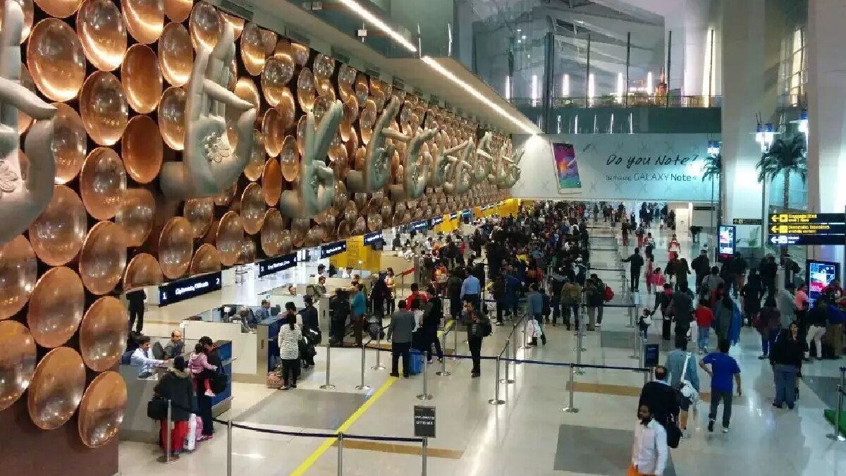 Biggest mess, say US attorneys, as H-1B delay grounds hundreds of ...
