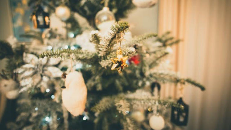 The simple trick that makes any artificial Christmas tree look real