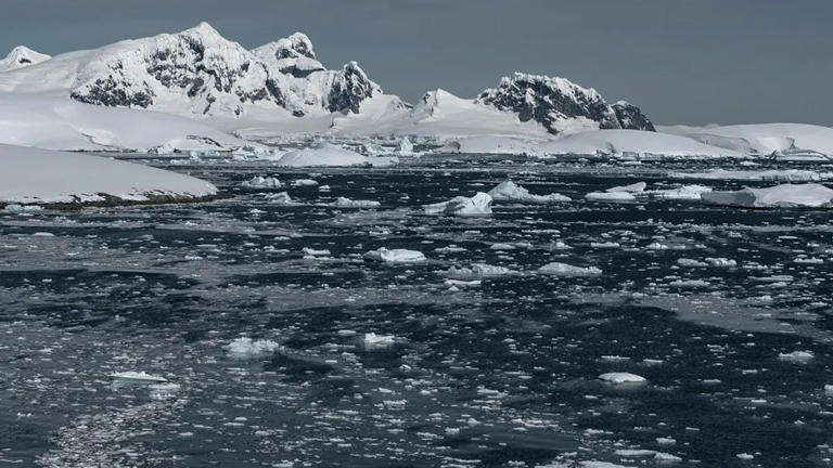 Unexpected shifts in Antarctic ice confuse researchers