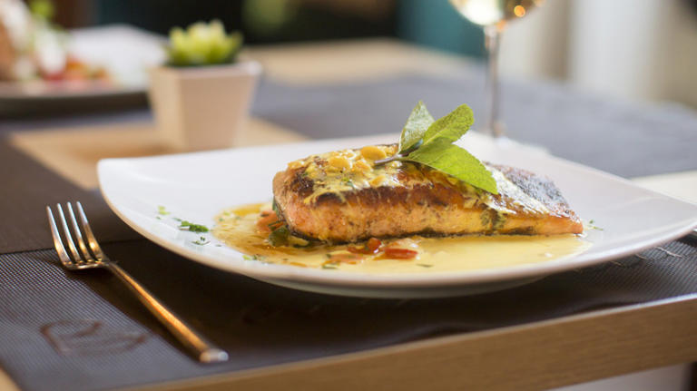 The simple trick for telling if a seafood meal will be any good at a ...