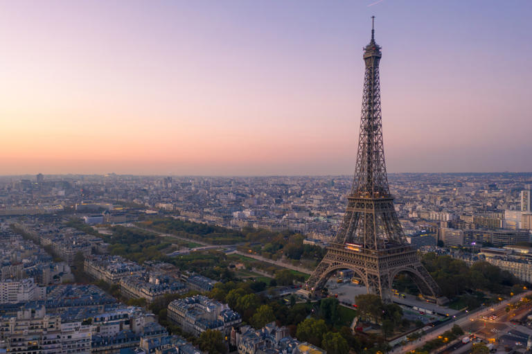 JetBlue teases Europe flash sale with $199 flights to London and Paris