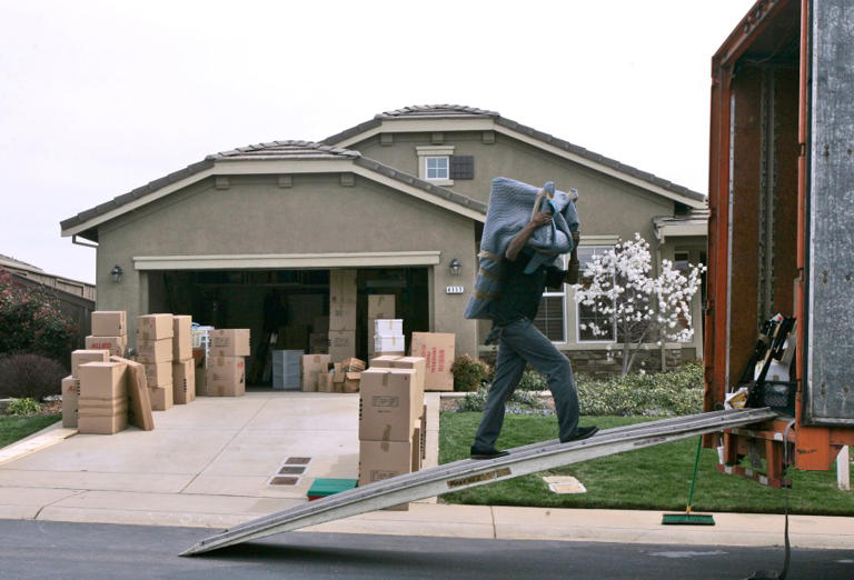 Moving company: Migration in and out of Texas was balanced in 2025 for ...