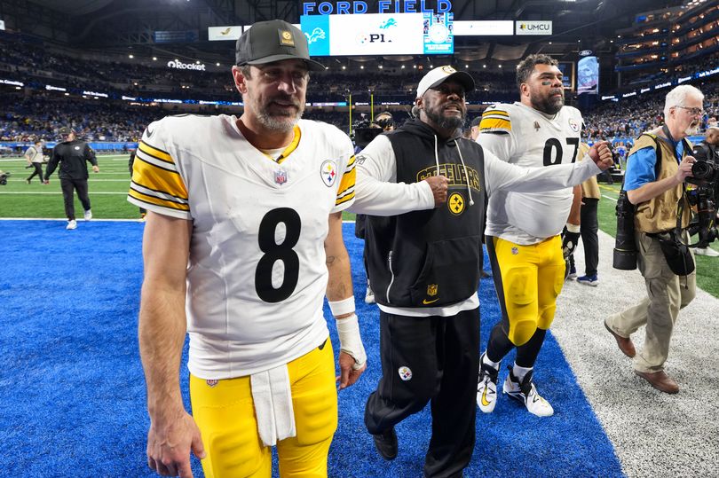 Lions players frozen in disbelief after controversial Steelers game ...