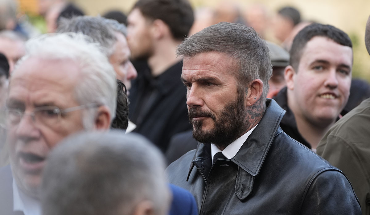 Music and football stars gather to pay tribute to Stone Roses legend ...