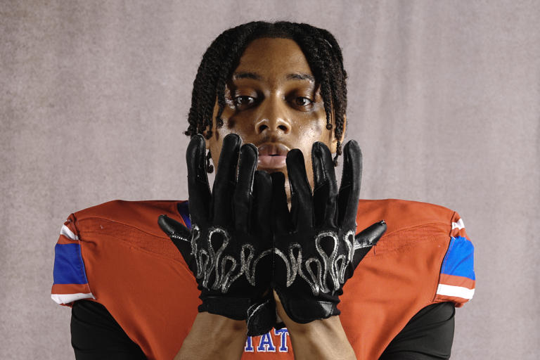 2025 fall All-Met: Football offense first team, second team, honorable ...