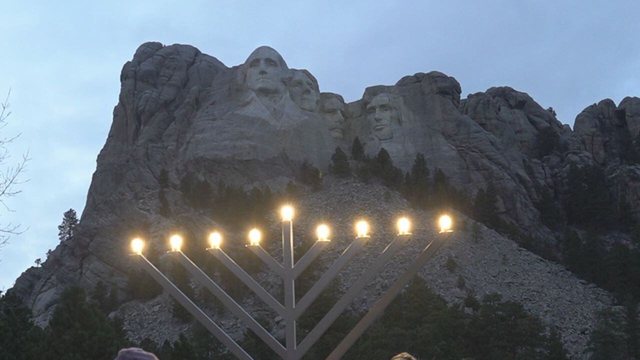 Menorah lighting at Mount Rushmore highlights religious freedom, resilience