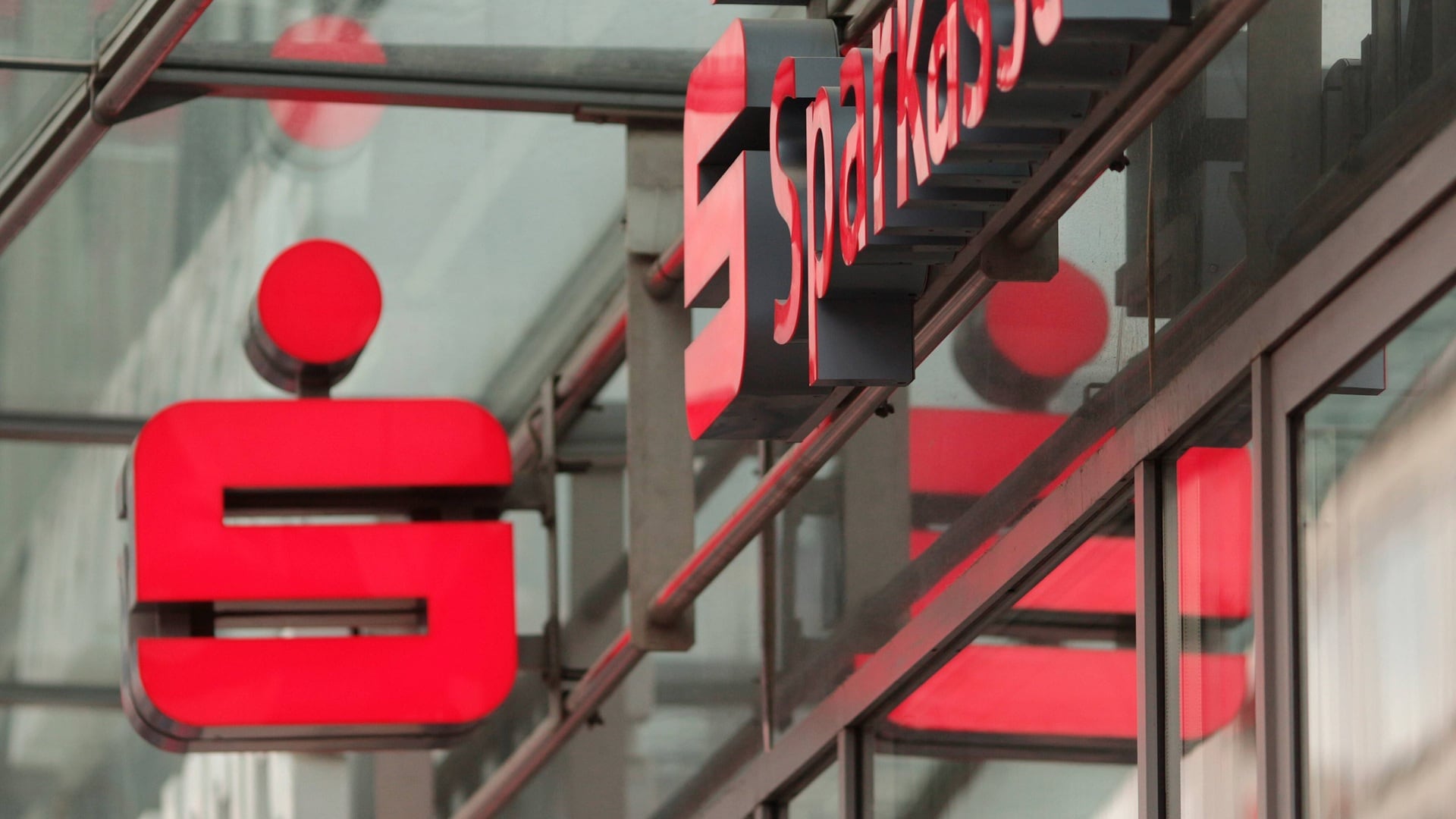 BGH-Urteil hat Folgen: Sparkassen und Banken trennen sich von vielen Kunden