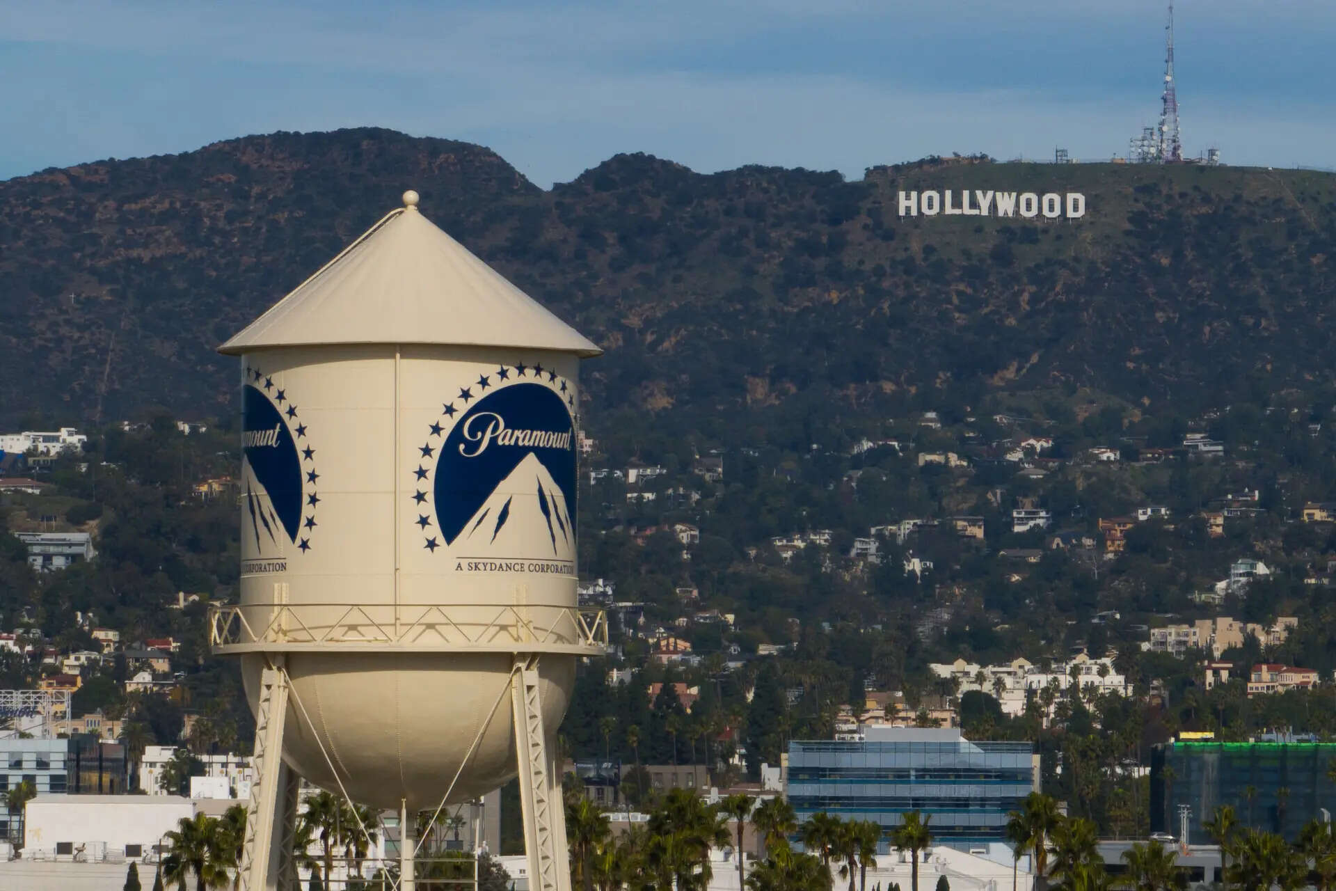 Paramount dismisses Warner Bros. concerns, gets guarantee from Oracle ...