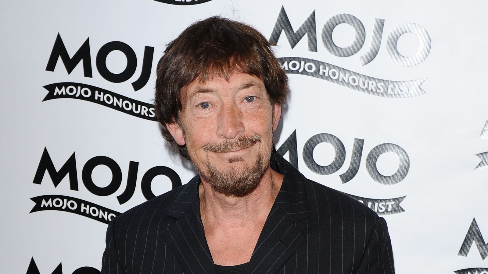 Chris Rea performs 'Driving Home for Christmas'