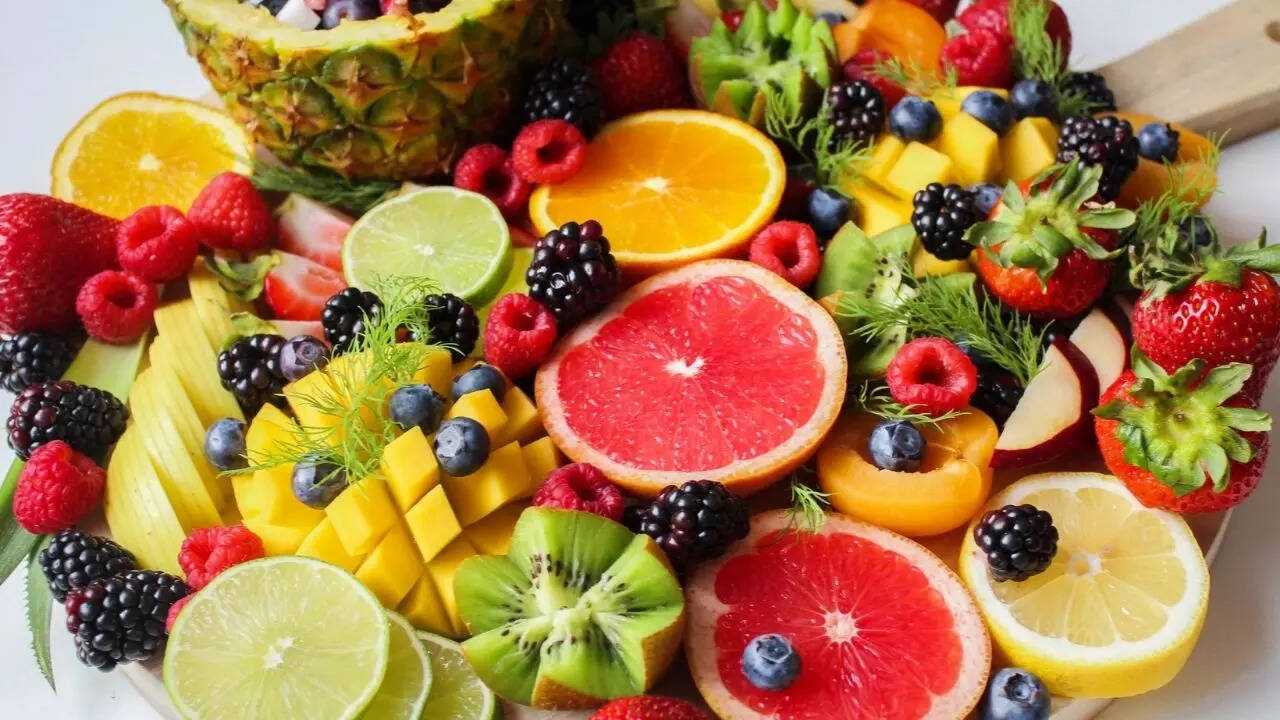 7 simple fruit plants ideal for a lush balcony garden