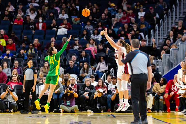 Oregon WBB loses to Stanford, 64-53