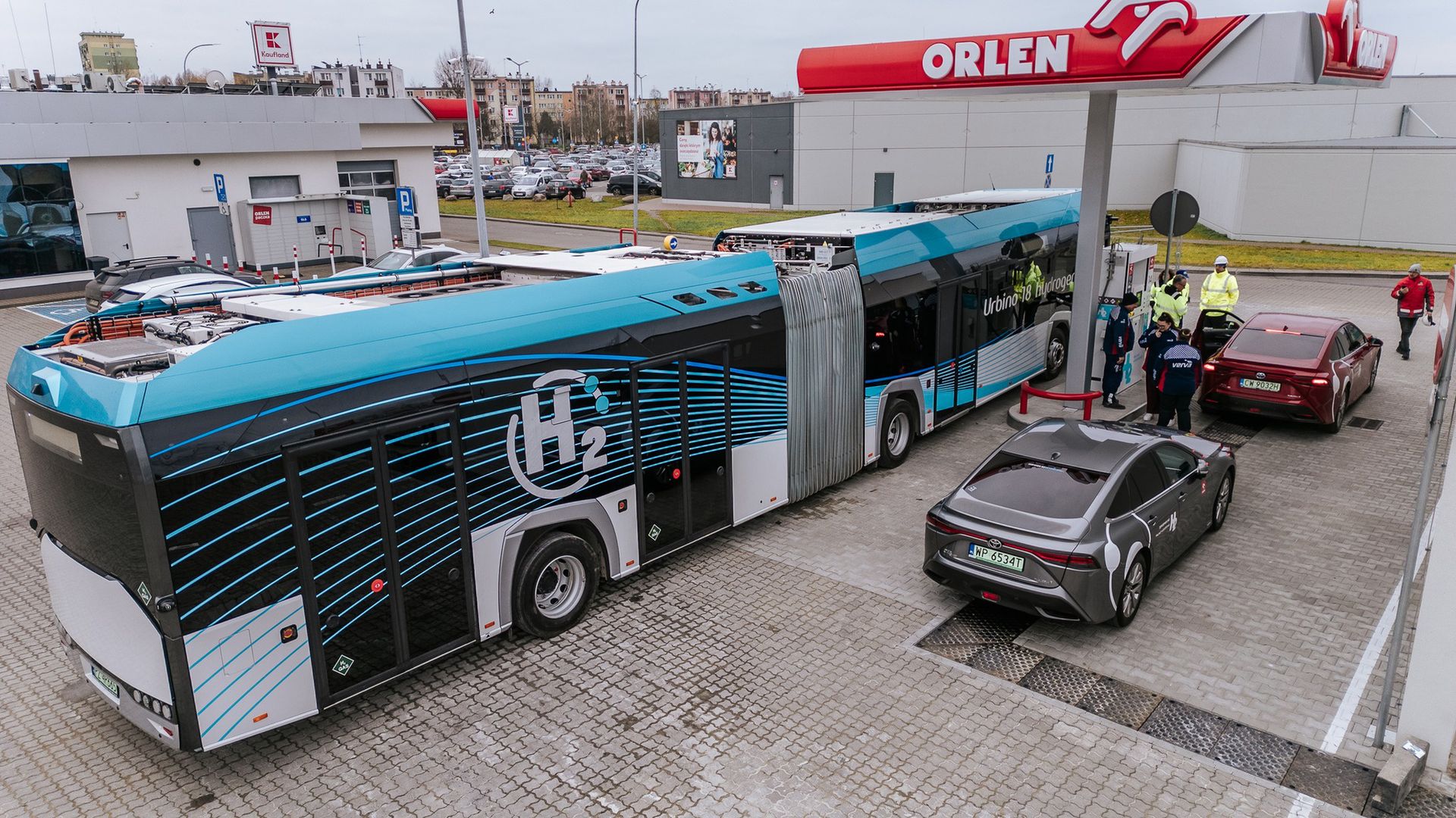 Testowy autobus wodorowy wyjechał na ulice Płocka. Bezpłatne przejazdy ...