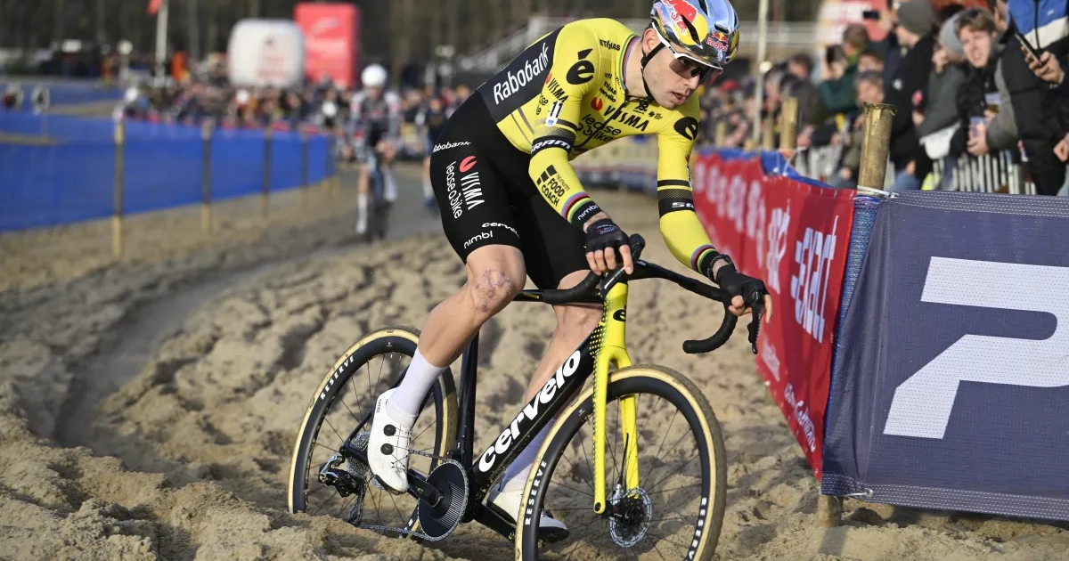 Van Aert lacht dubbele pech knap weg maar heeft nog werk met zijn ...