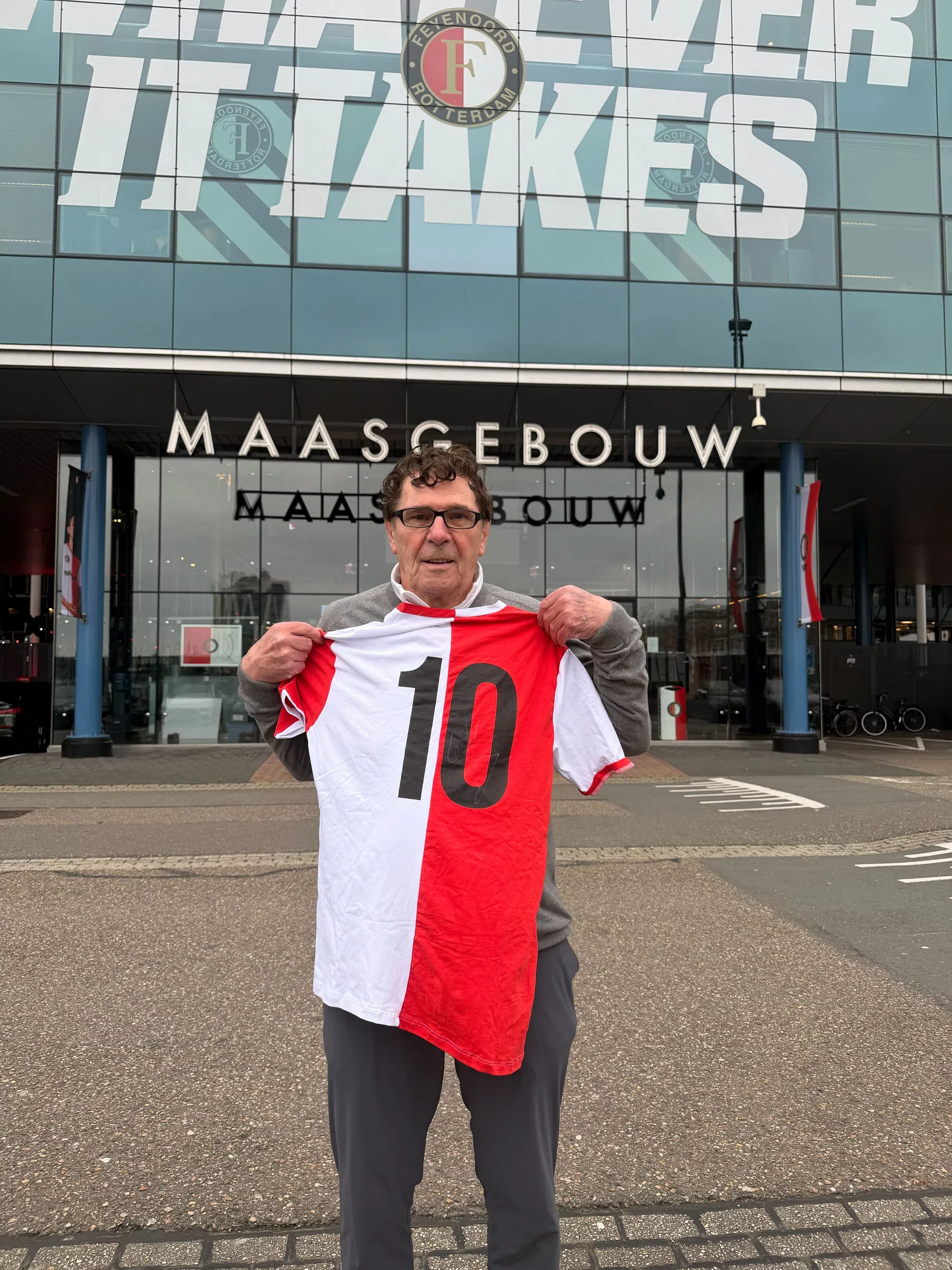 VP en de Eredivisie voor Serious Request: bied mee op unieke shirts!