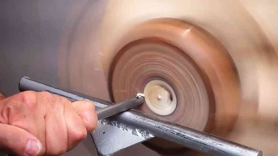 How to combine art and craft in a resin pencil donut