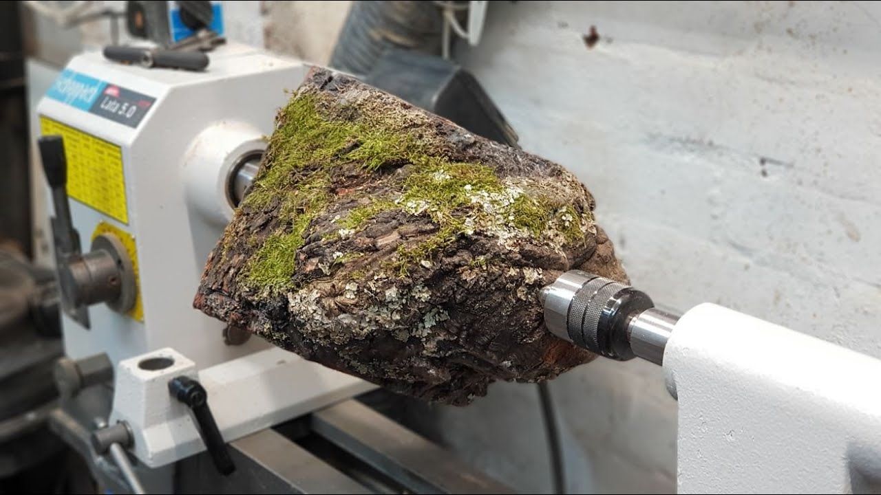 This oak log became a speaker (woodturning project)