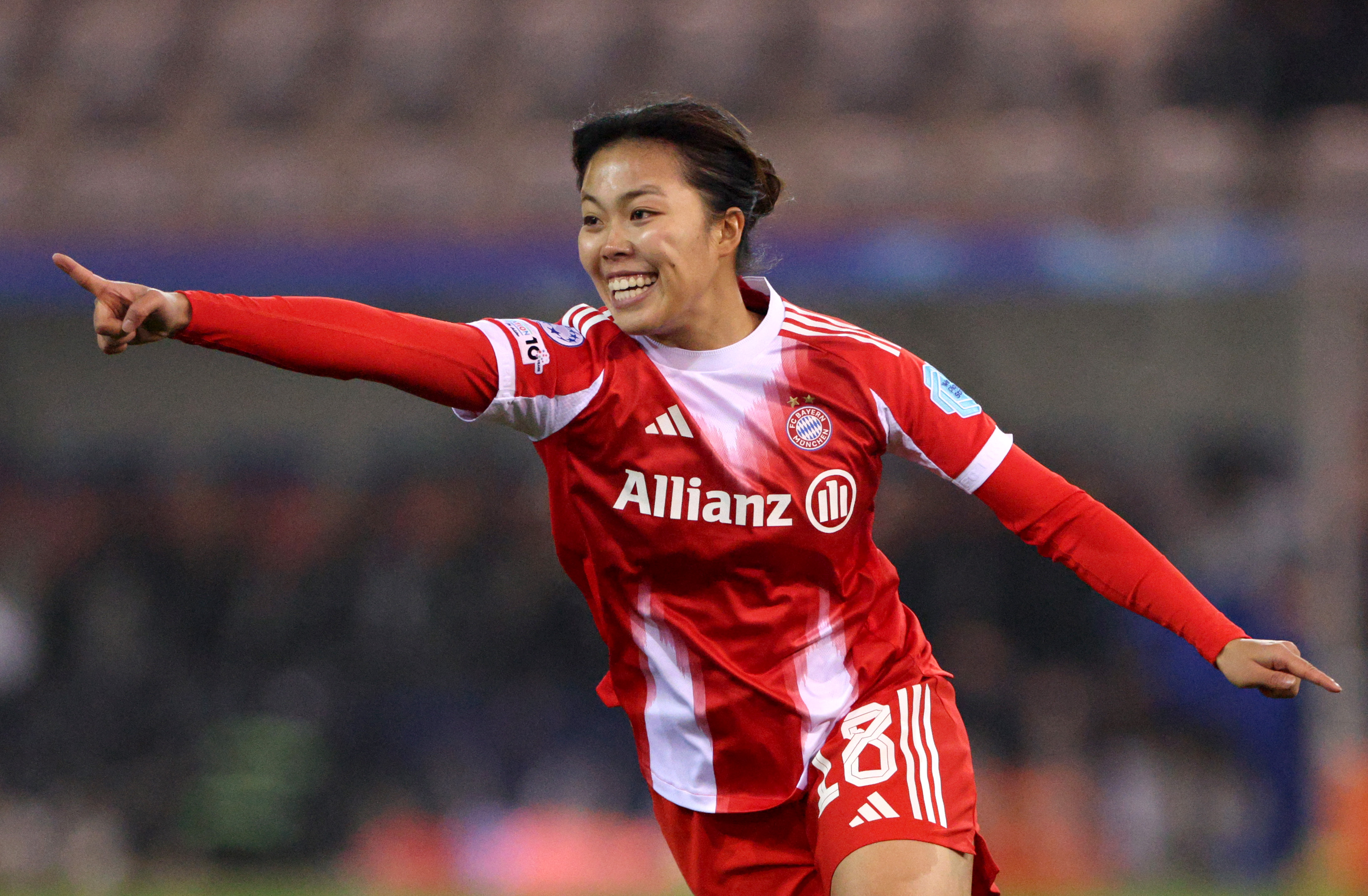 Bayer Leverkusen 0-1 Bayern Munich (Frauen-Bundesliga): Half-time ...